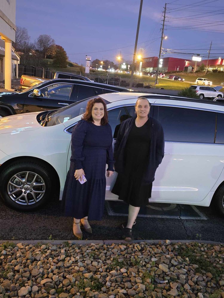 RIGHT PRICE AUTO - Updated May 2026 - 1040 Dolly Parton Pkwy ...