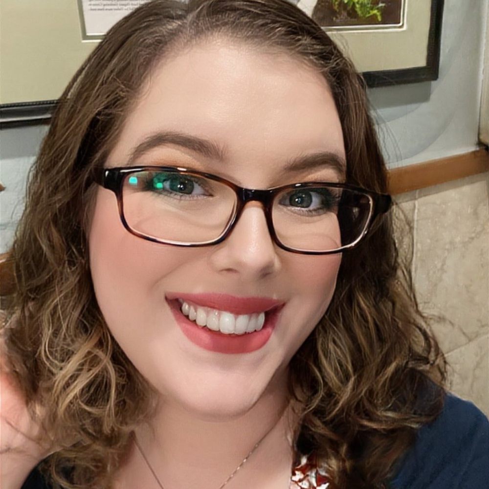 Lisa Constantino's Instagram, Twitter & Facebook on IDCrawl