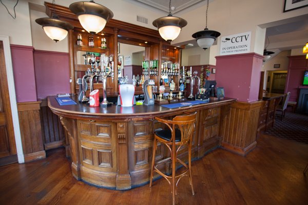 THE BLUE BELL - 840 Manchester Road, Bury, Greater Manchester, United ...