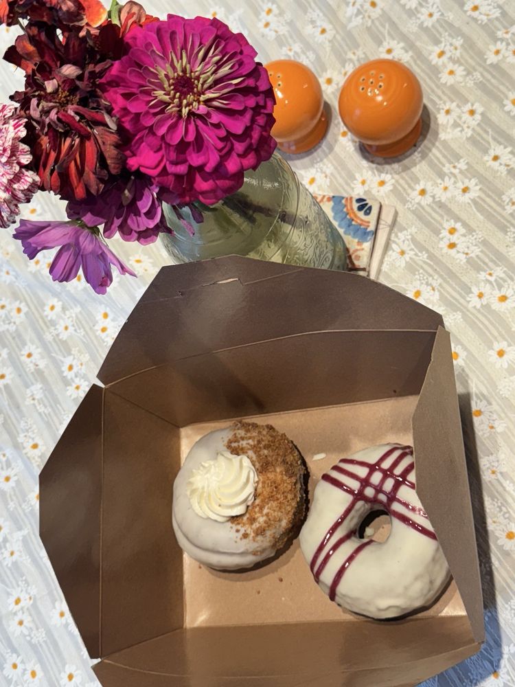 LEVEL 5 DONUTS - Updated January 2026 - 32 Photos & 13 Reviews - 2086 ...