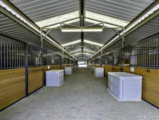 CENTRAL PARK STABLES - Updated July 2025 - 49 Photos - Chatsworth ...