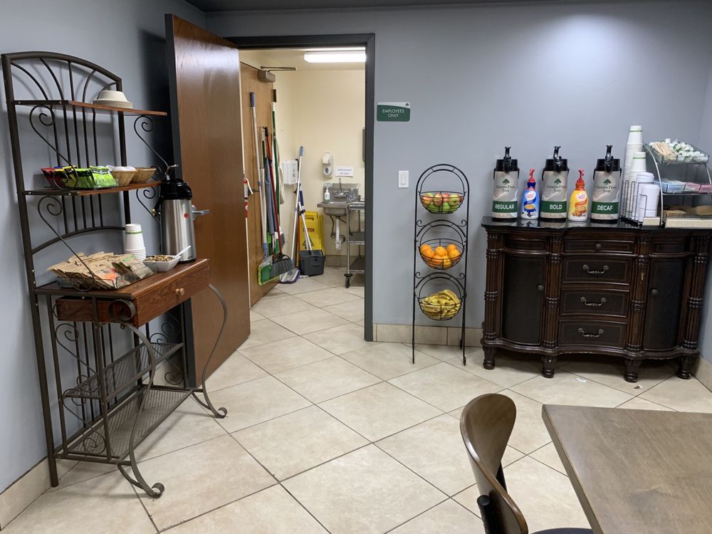 GREENTREE INN & SUITES PINETOP - Updated December 2025 - 34 Photos & 37 ...