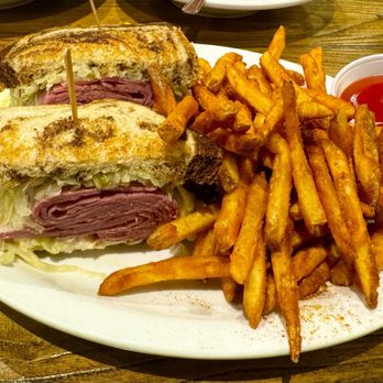 TRIDENT GRILL IV - Updated July 2025 - 148 Photos & 197 Reviews - 2912 ...