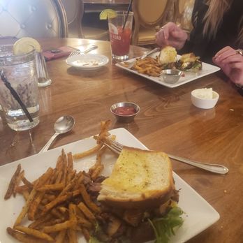 THE MEREDITH INN RESTAURANT - Updated December 2025 - 43 Photos & 37 ...