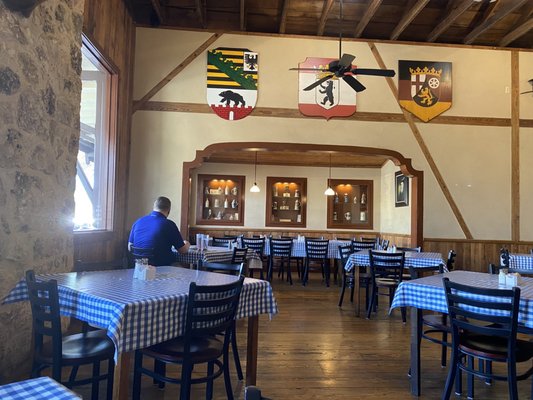 THE AUSLANDER - Updated July 2024 - 1106 Photos & 1142 Reviews - 323 E ...