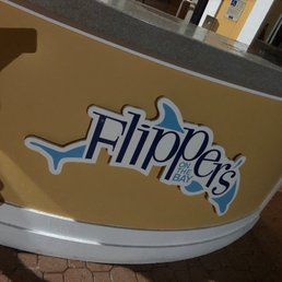 FLIPPERS ON THE BAY - Updated August 2024 - 809 Photos & 883 Reviews ...