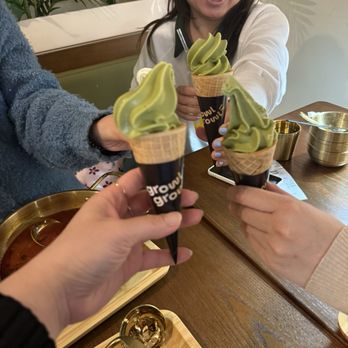 GROWL GROWL - Updated January 2026 - 140 Photos & 29 Reviews - 11 W ...