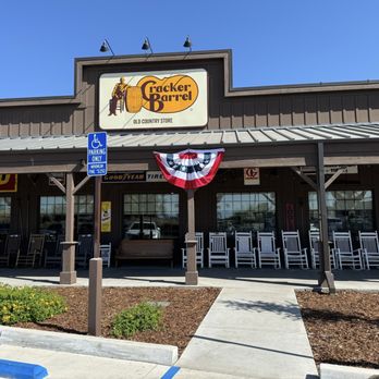 CRACKER BARREL OLD COUNTRY STORE - Updated June 2024 - 383 Photos & 293 ...