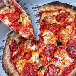 SIGNORA PIZZA - Updated December 2025 - 219 Photos & 88 Reviews - 3850 ...