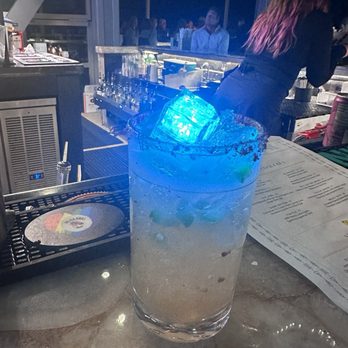 ELECTRIC MOON SKYTOP LOUNGE + MOON DECK - Updated August 2024 - 316 ...