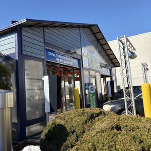 CRYSTAL CAR WASH AND DETAIL SERVICE - Updated April 2025 - 10 Photos ...