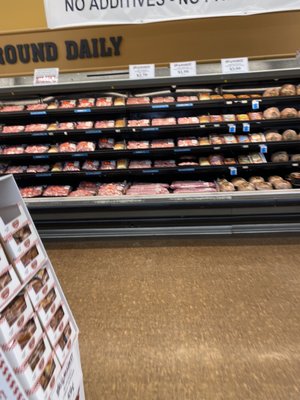 VALUMARKET - Updated December 2025 - 67 Photos - 205 Oakbrooke Dr ...