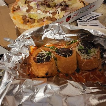 MANOLI’S PIZZA COMPANY - Updated June 2024 - 440 Photos & 756 Reviews ...