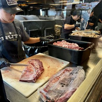 TRUTH BBQ - Updated December 2024 - 2082 Photos & 1113 Reviews - 110 S ...