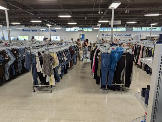 GOODWILL THRIFT STORE & DONATION CENTER - Updated October 2025 - 31 ...