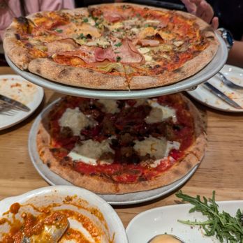 DELAROSA DOWNTOWN - Updated December 2024 - 3039 Photos & 1807 Reviews ...