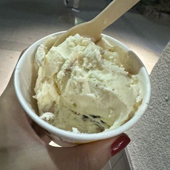 COWS - Updated July 2024 - 293 Photos & 177 Reviews - 138 Banff Avenue ...