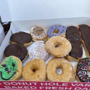 DAYNIGHT DONUTS - Updated June 2025 - 100 Photos & 49 Reviews - 2234 ...