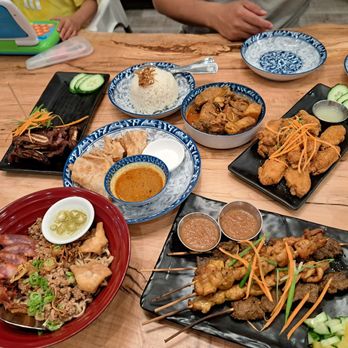 GOLDEN SMELL MEE - Updated December 2025 - 65 Photos & 20 Reviews - 142 ...