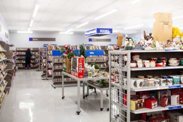 2ND AVE THRIFT SUPERSTORE - 38 Photos & 50 Reviews - 2661 Morris Ave ...