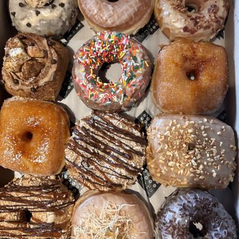 ASTRO DOUGHNUTS & FRIED CHICKEN - Donuts in Washington, District of ...