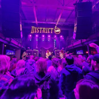 DISTRICT 142 - Updated December 2025 - 12 Reviews - 142 Maple Street ...