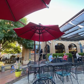 YELLOW BRIX RESTAURANT - Updated October 2024 - 381 Photos & 701 ...