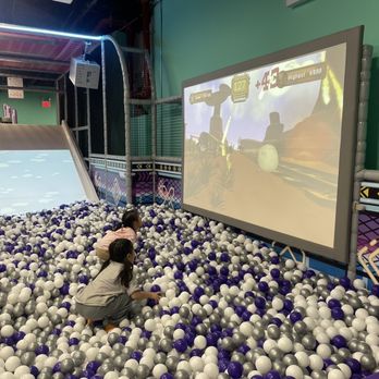 FLYING APPLE - Updated May 2025 - 54 Photos & 17 Reviews - 912 Broadway ...