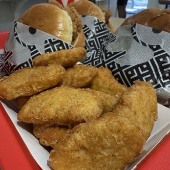 WALLACE CHICKEN - Updated August 2025 - 460 Photos & 203 Reviews ...