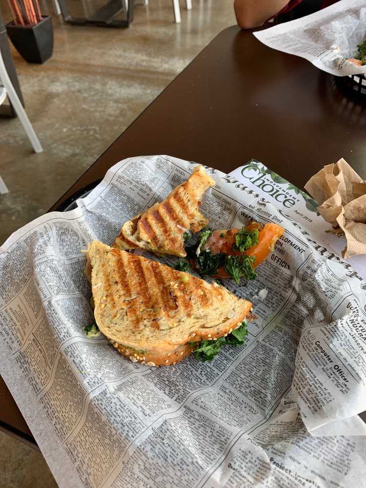 MAMA JEAN’S NATURAL MARKET - 56 Photos & 39 Reviews - Delis - 1110 E ...