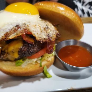 CRAFT 60 TAPHOUSE & GRILL - Updated May 2025 - 187 Photos & 141 Reviews ...