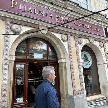 PIJALNIA CZEKOLADY E.WEDEL - Updated October 2025 - 76 Photos & 54 ...