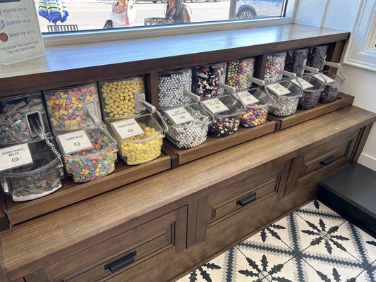 BLUEBIRD CANDY CO - Updated December 2025 - 46 Photos & 24 Reviews - 75 ...