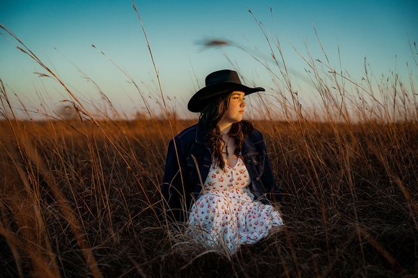 KARI DAVIS PORTRAIT PHOTOGRAPHY - 10 Photos - 18747 17th Ave E ...