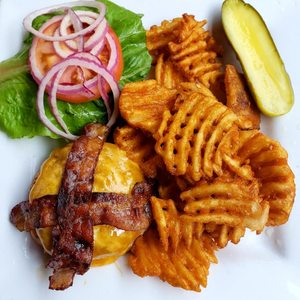 THE 19TH HOLE - Updated June 2025 - 21 Photos - 240 S Highland Ave ...