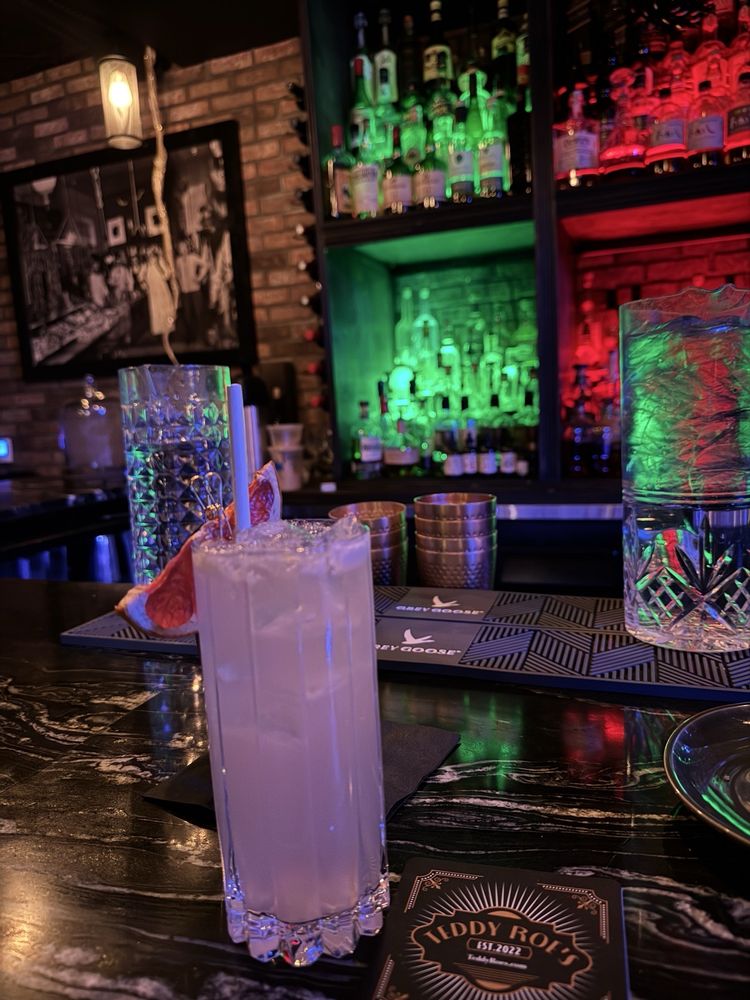 TEDDY ROE’S - Updated April 2025 - 120 Photos & 71 Reviews - 3222 1/2 ...