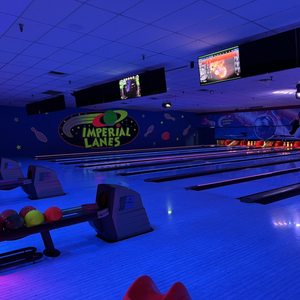 CLASSIC LANES - Updated June 2025 - 23 Photos & 39 Reviews - 2145 Avon ...