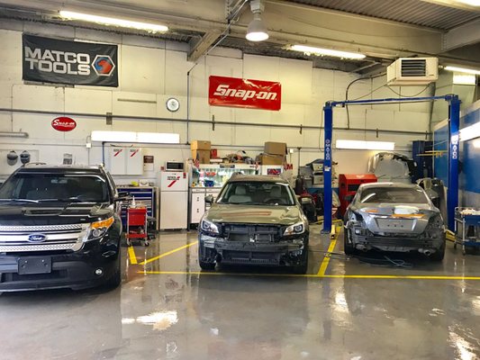 UNIVERSAL AUTO BODY - Updated August 2025 - 41 Photos & 19 Reviews ...