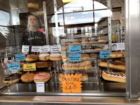 RETRO DONUTS - Updated September 2025 - 82 Photos & 112 Reviews - 10925 ...