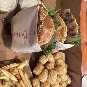 ACME BURGER - SANTA ROSA - Updated October 2025 - 186 Photos & 234 ...