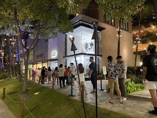 KITH - Updated October 2024 - 132 Photos & 53 Reviews - 2301 Kalakaua ...