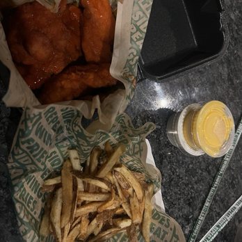 WINGSTOP - Updated December 2025 - 41 Photos & 84 Reviews - 500 W ...