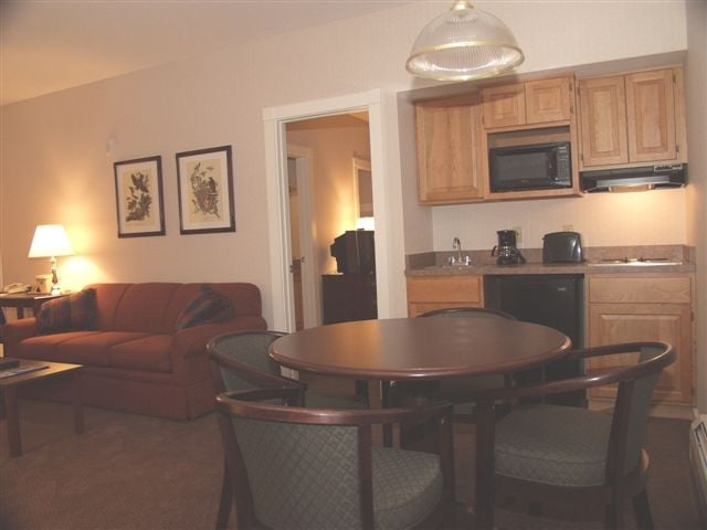 LUDLOW COLONIAL MOTEL - Updated August 2025 - 20 Reviews - 93 Main St ...