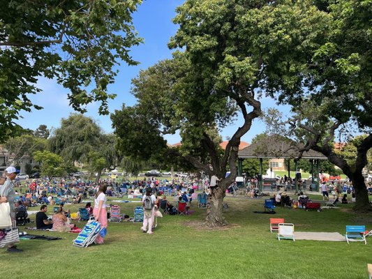 LIBRARY PARK - Updated January 2026 - 60 Photos - Main St & Mariposa ...