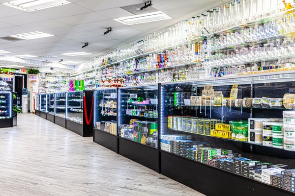 VAPE SMOKE UNIVERSE MEGA STORE - Updated August 2024 - 298 Photos & 100 ...