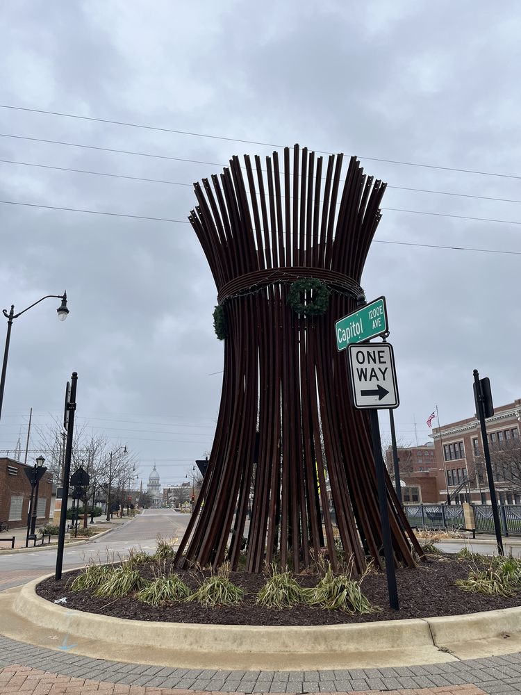 SCULPTURE - E Capitol Ave & S 12th St, Springfield, Illinois - Public ...