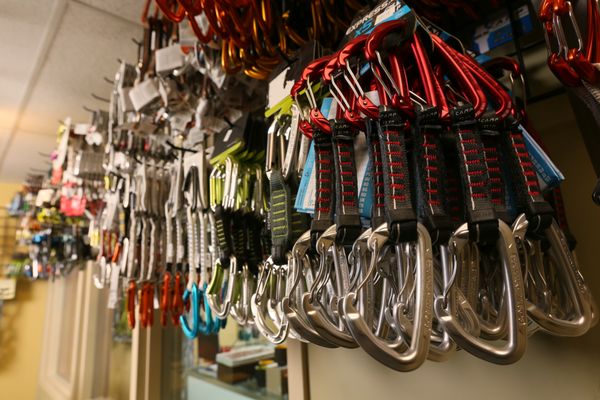 UPPER LIMITS ROCK CLIMBING GYM - MARYLAND HEIGHTS - 30 Photos & 35 ...