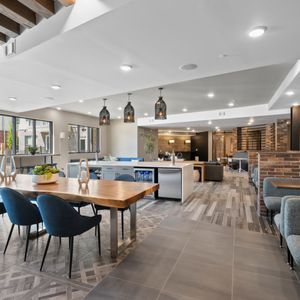 U CENTRE ON COLLEGE - Updated December 2025 - 25 Photos - 386 College ...