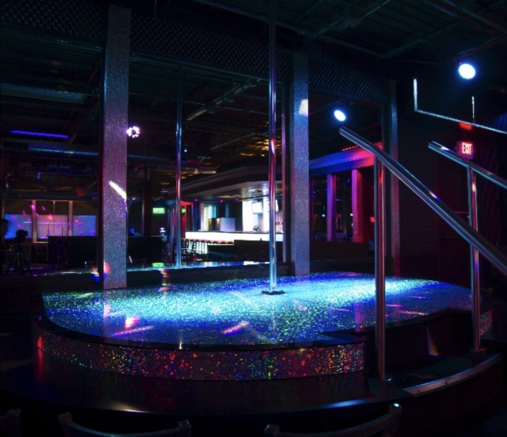 NIGHT TRIPS - Updated September 2024 - 43 Photos & 30 Reviews - 3902 S ...