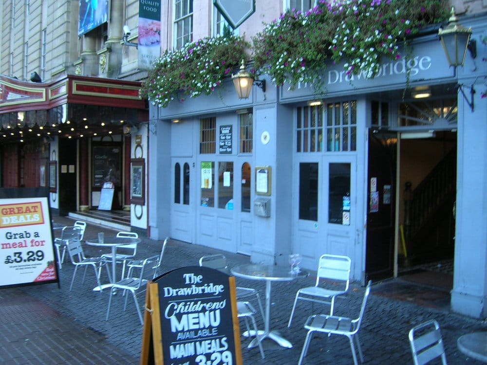 THE DRAWBRIDGE - Updated September 2024 - 14 Photos & 10 Reviews - 14 ...
